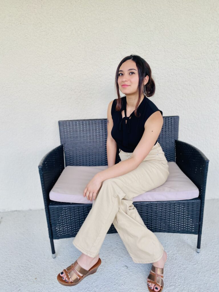 How to Dress Stylish and Professionally as a College Student ...